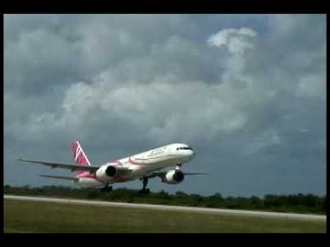 Pink Plane Visits Melbourne, Florida (MLB)