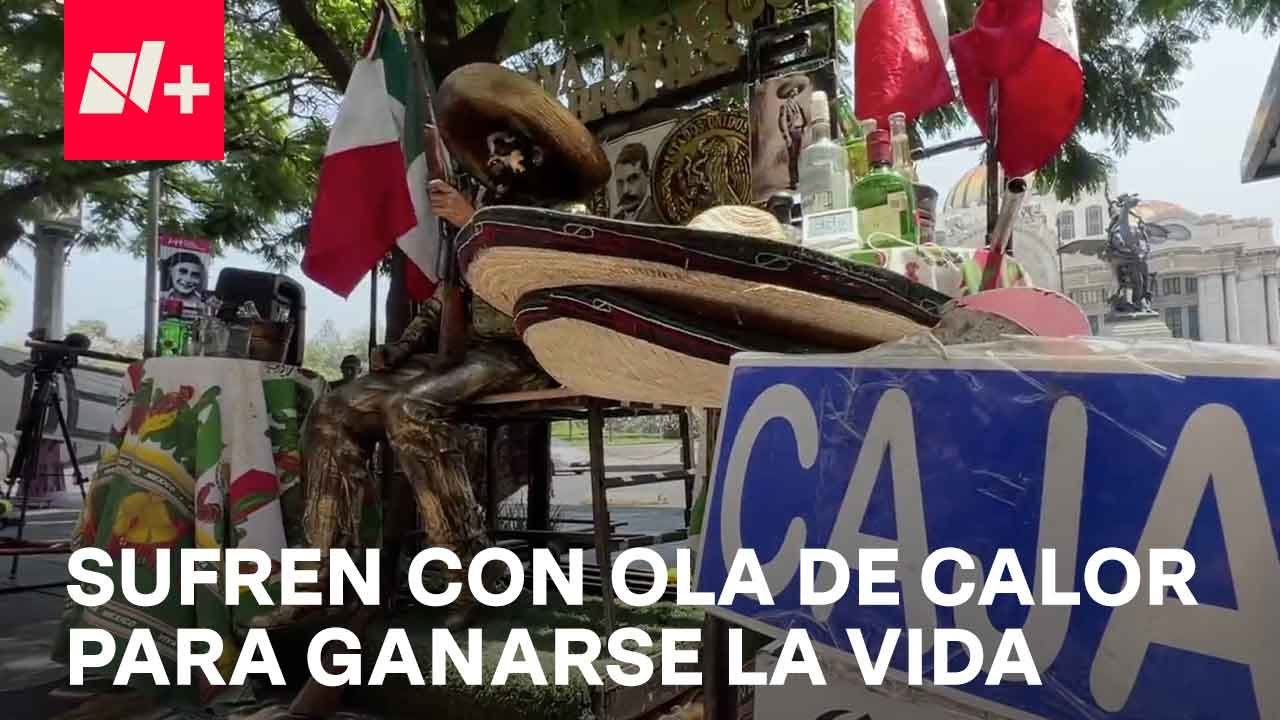 Así viven el intenso calor artistas en el Zócalo de la Ciudad de México - En Punto