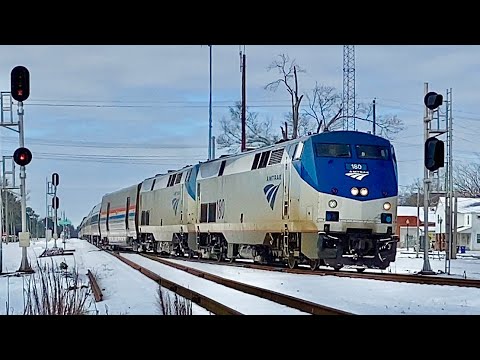 Amtrak 92 Silver Star makes station stop at Selma & meets 90 Palmetto