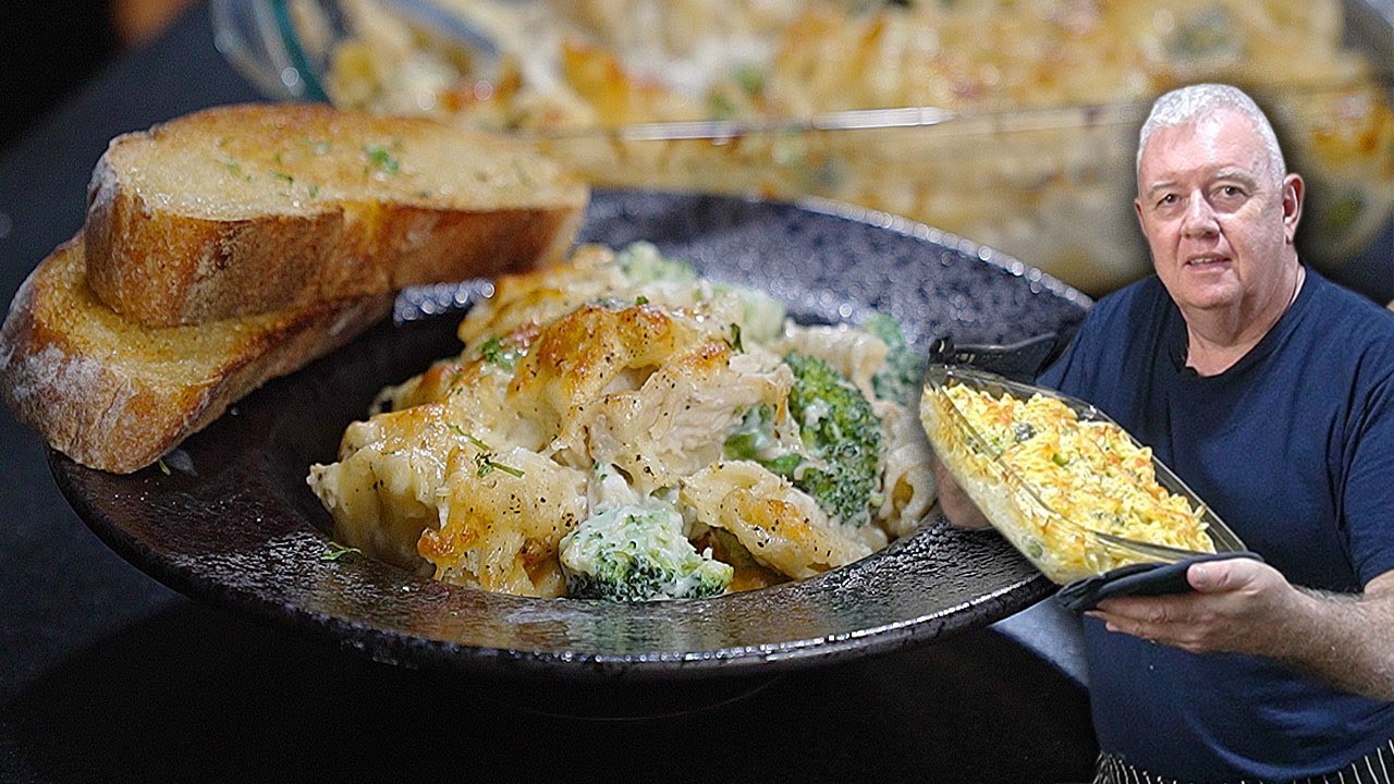 EASY Creamy Chicken & Broccoli Alfredo Bake - New Family Favourite!