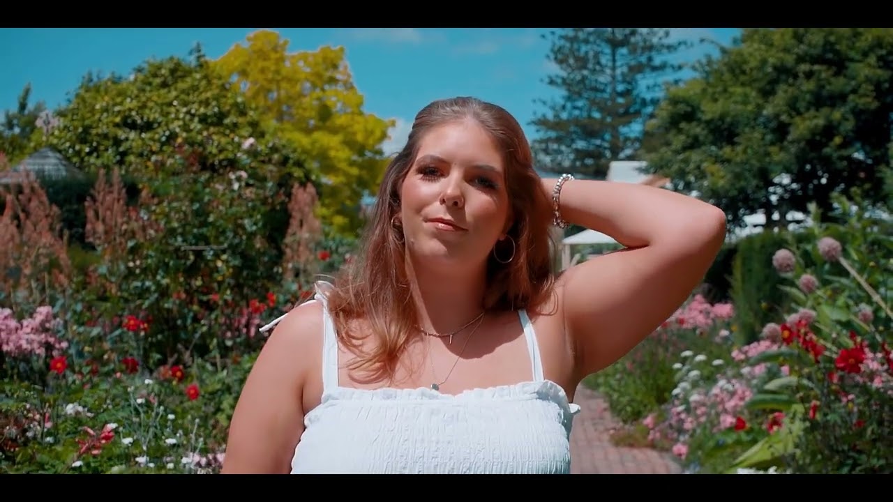 Video Portrait | Tessa Taylor | Sony A7RIIIa + Sigma 30mm | DJI Ronin RSC2 | DJI Raven Eye