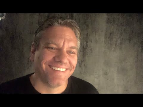 20+ questions with Bus Grease Monkey Scott Traveling vintage bus mechanic detroit diesel