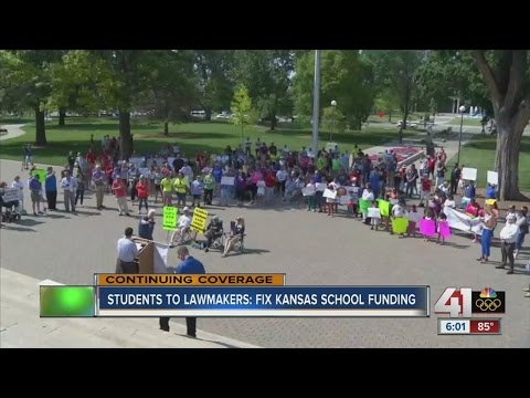 Students to lawmakers: Fix school funding