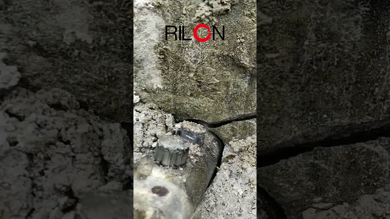 Hydraulic rock splitter capable of mining 2,000 tons per day  #rocksplitting #rocksplitter
