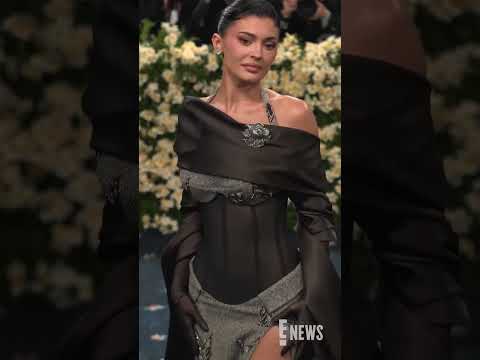 We’re keeping up with the Kardashians at the #MetGala. ❤️🔥
