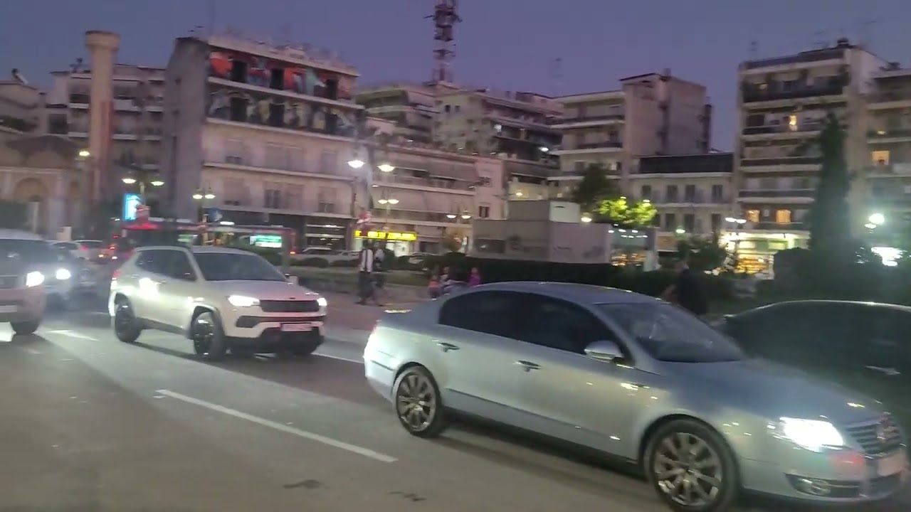 Κυκλοφοριακό κομφούζιο στο κέντρο της Λάρισας (φωτο - βίντεο ...