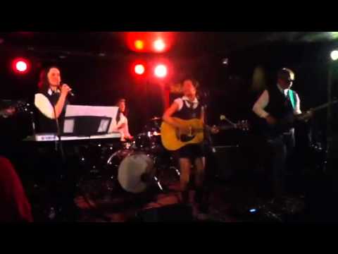 High Profile - Bella and le Strangers - WEASLEYSTOCK 4.5.12