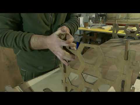 Bookshelf assembly guide Hexagonica