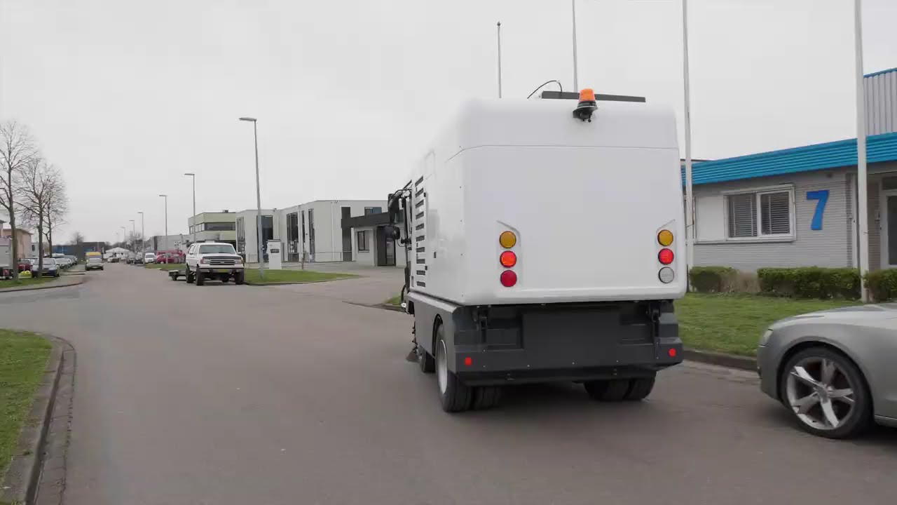 RAVO R5 - High Performance Street Sweeping Machine
