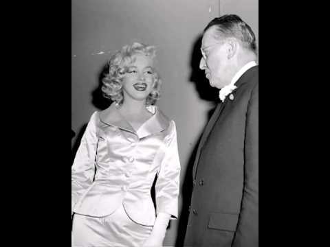 Marilyn Monroe at the "March of Dimes" fashion show 1958 #shorts #photos