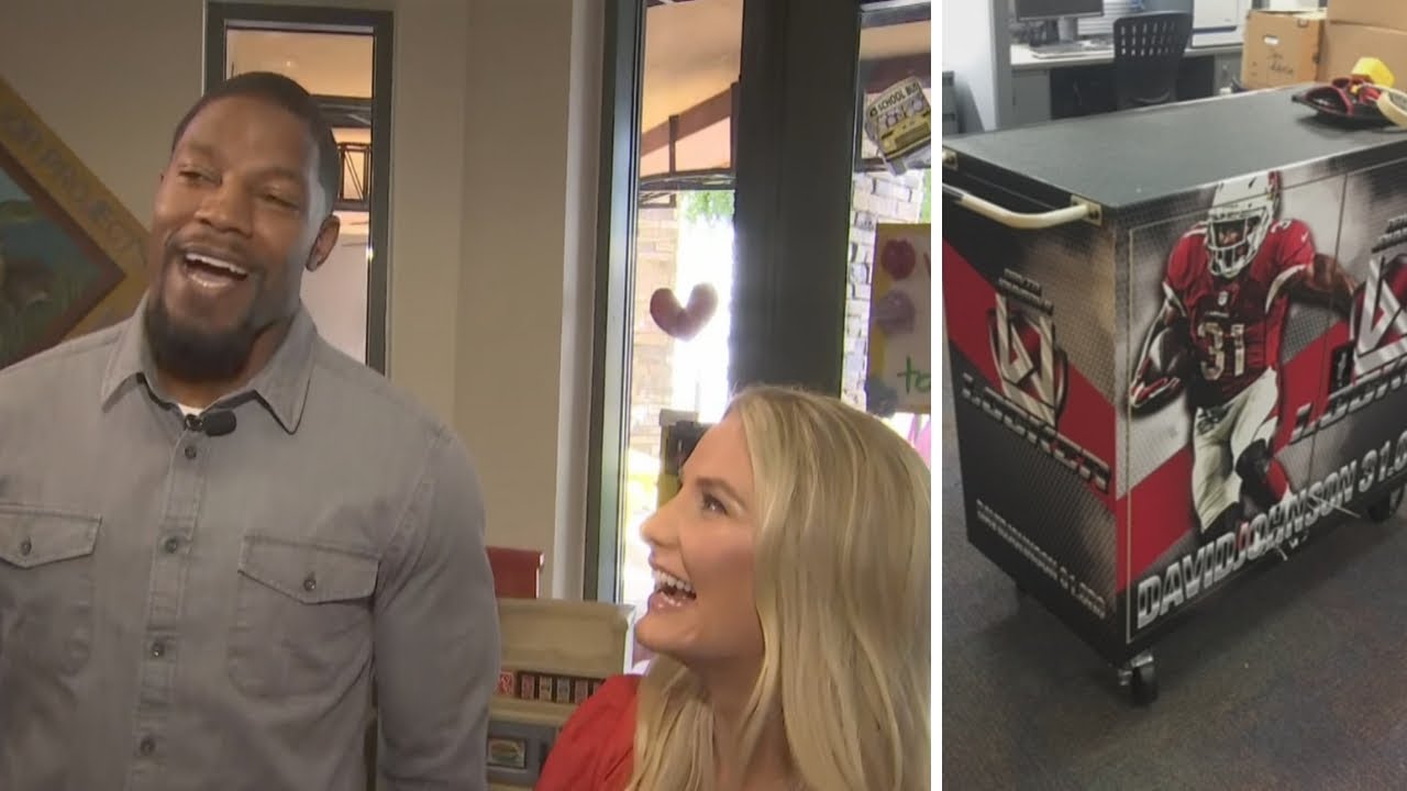 Cardinals' David Johnson and wife unveil David's Locker at Ryan's House in Phoenix