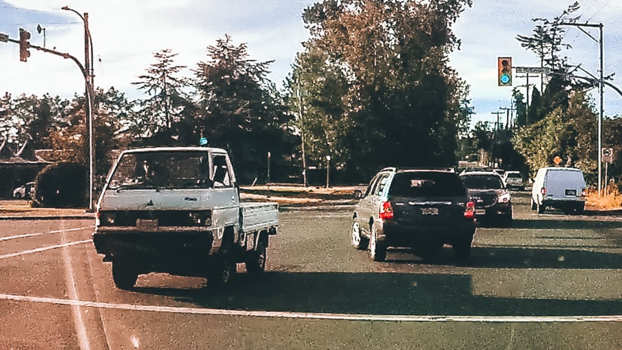 Left Turn Mastery: Navigating Complex Intersections