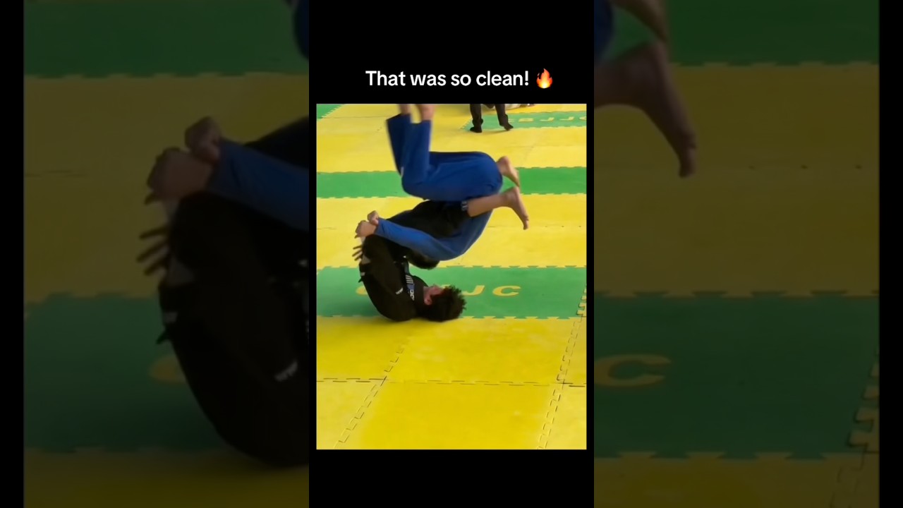 Gustavo Henrique hits a beautiful sweep! 🔥