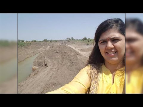 Pankaja Munde clicks drought selfie in Latur, faces flak