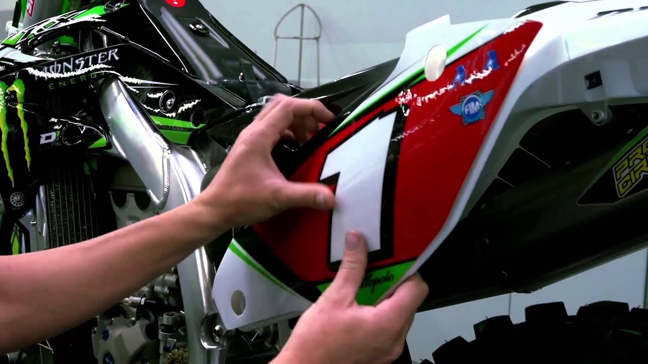 Installing D'COR Graphics with Mike Williamson TransWorld Motocross