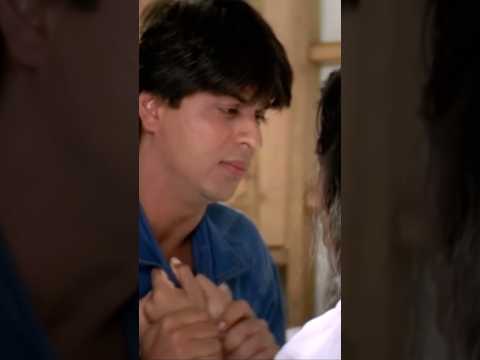 DDLJ’s Emotional Scene Wasn’t So Serious! Watch SRK & Kajol’s Hilarious BTS