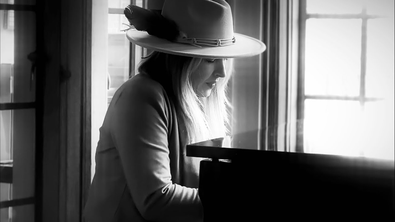 Hire Ginger - Singing Pianist in Cherry Hill, NJ | GigSalad
