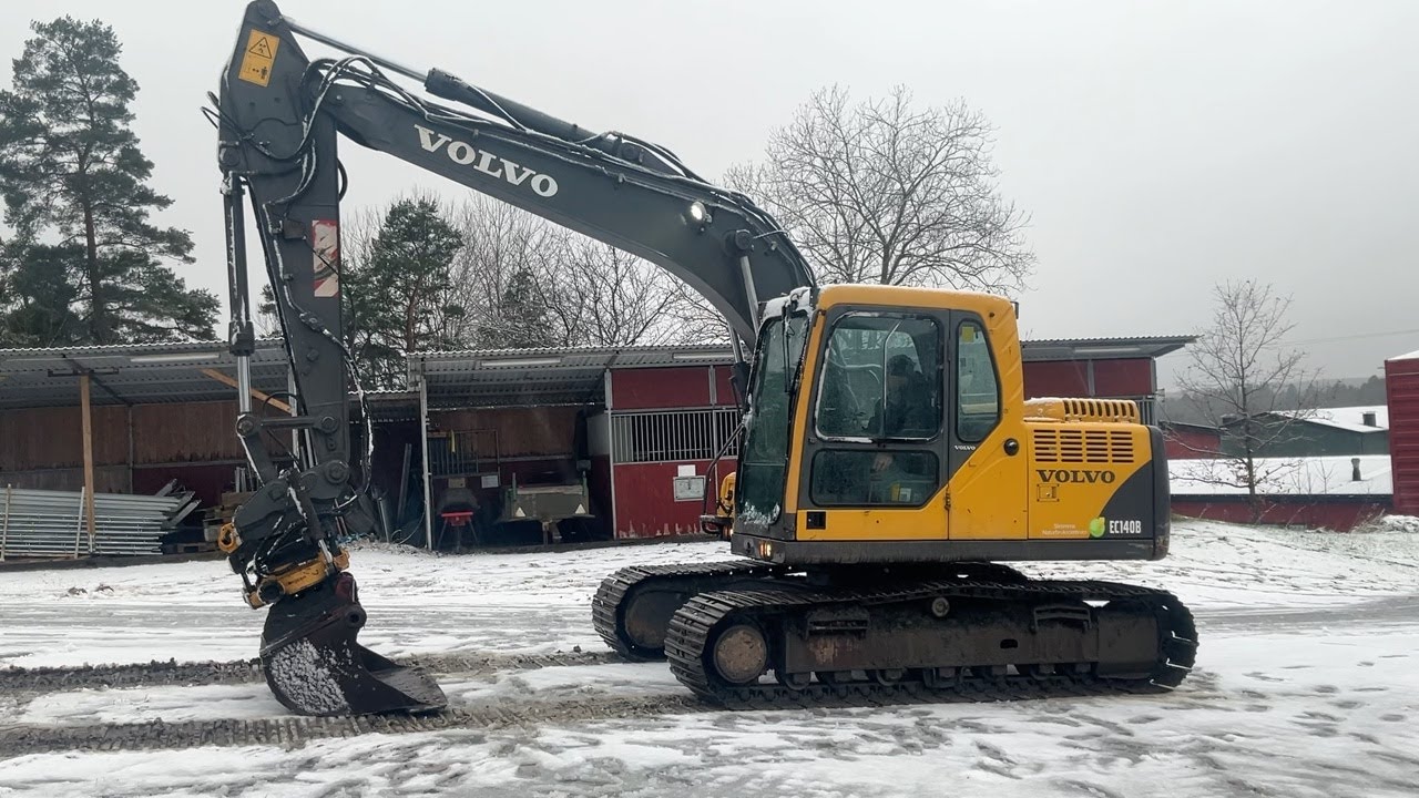 Grävmaskin Volvo EC140B LC, Mark, Klaravik auktioner