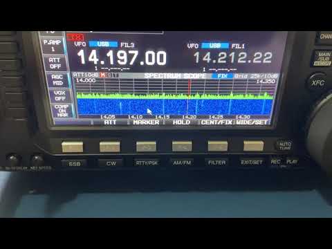 Icom IC 7600 with Keyboard and mouse