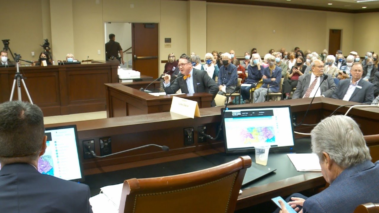 Independent Redistricting Committee presents maps to lawmakers