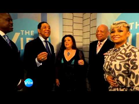 The Flamingos Teach Raven-Symoné to Doo-Wop