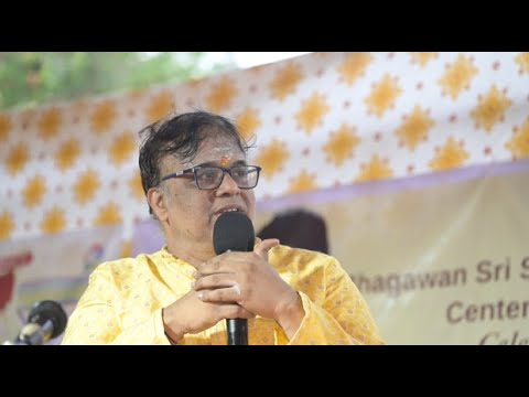 B ANAND'S VIOLIN OFFERING TO SWAMI FOR RATHOTSAVA AT NERUL-SRI SATHYA SAI PREMA PRAVAHINI 1