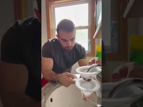 How to separate eggs and shrimp