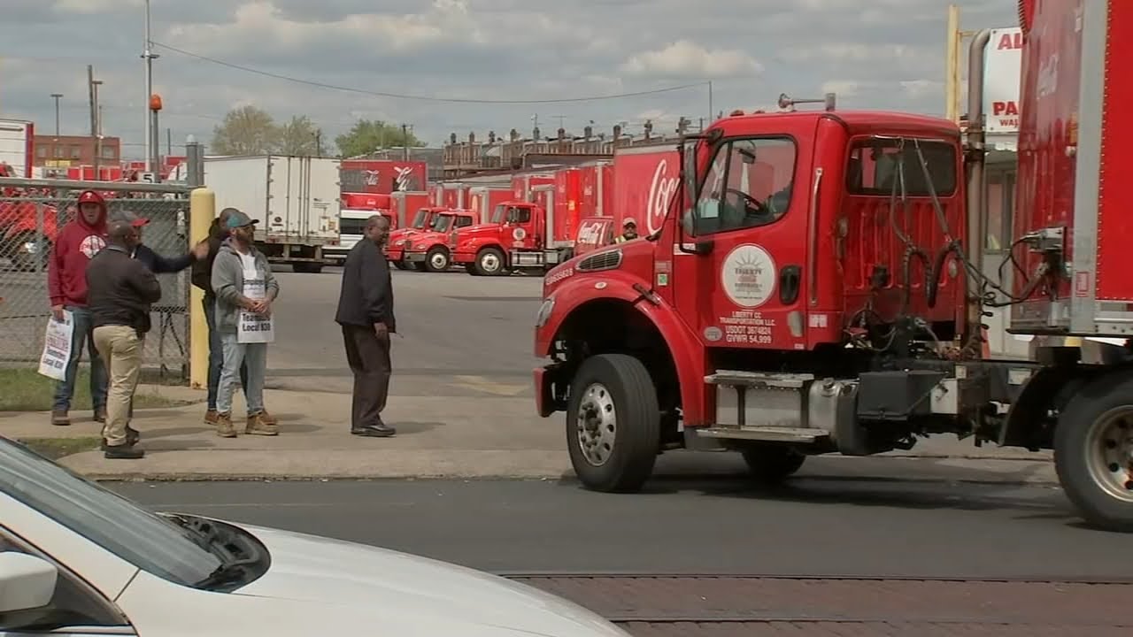 Strike enters tenth day at Coca-Cola facility in Juniata Park