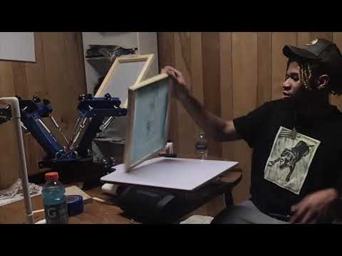 J1ART learning how to screen print for the first time