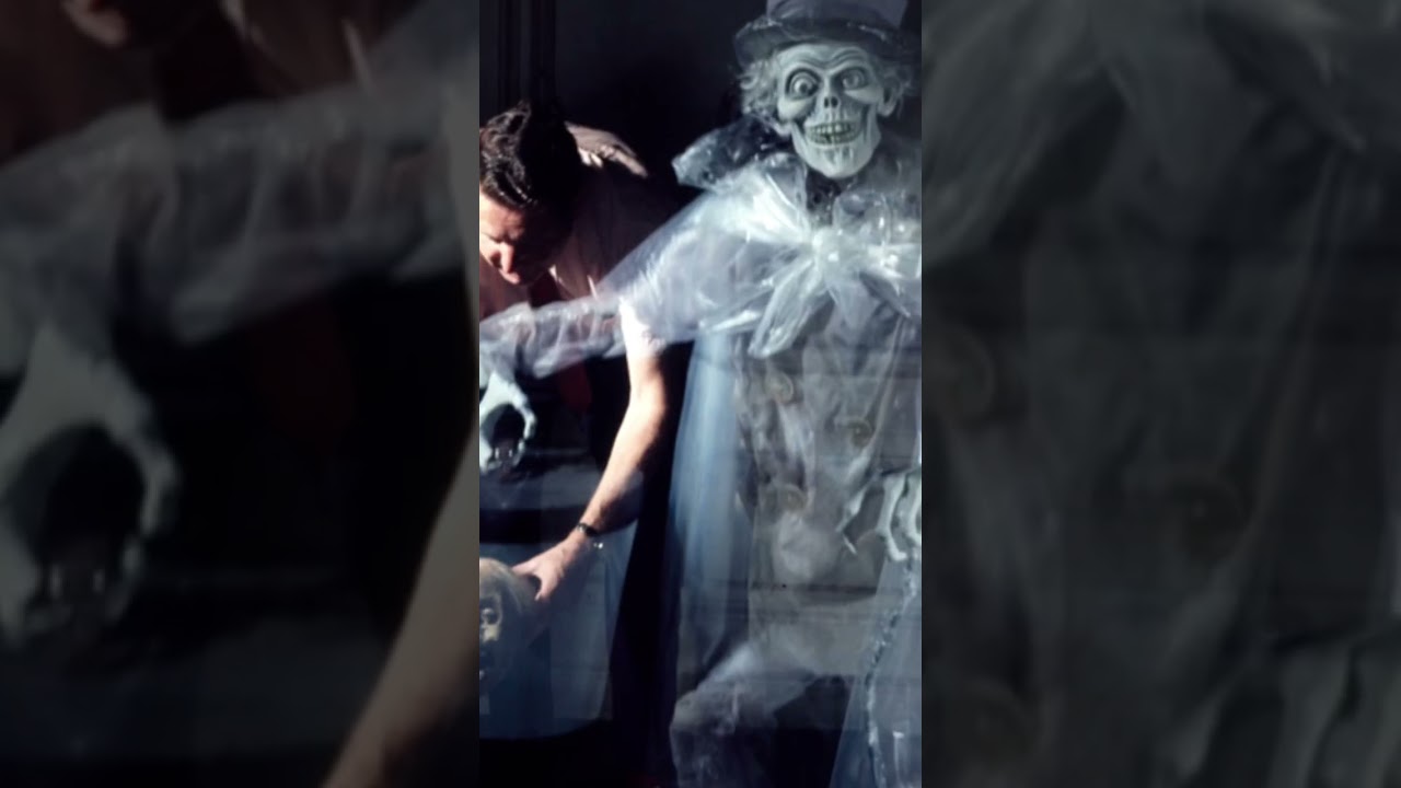 Legendary Hat Box Ghost | The haunted mansion #disney #disneyland #thehauntedmansion #travel