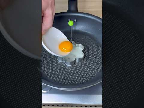 Egg egg flower hack #shorts #foodie #cooking #breakfast