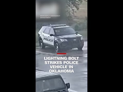 Lightning bolt strikes police vehicle in Oklahoma