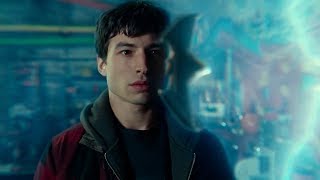 Justice League - Flash catches Batman Batarang (Scene) Ezra Miller