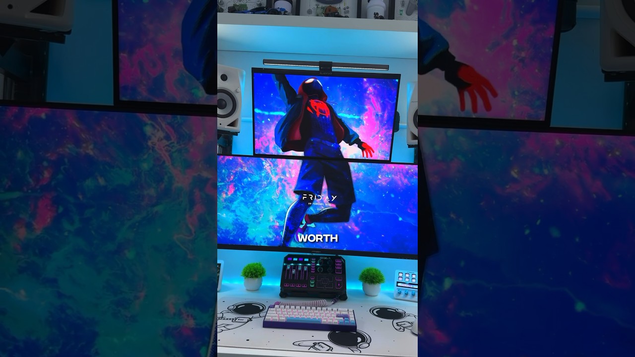 How I Stretch My Wallpapers Across Both Monitors 🖥️