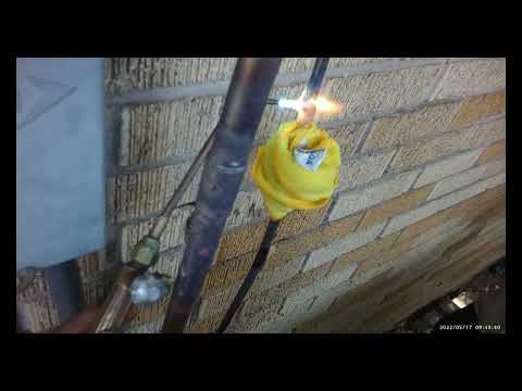 How To Install A Sight Glass For Charging Your Air Conditioner. Freon R410A R22 R407C HVAC Systems.