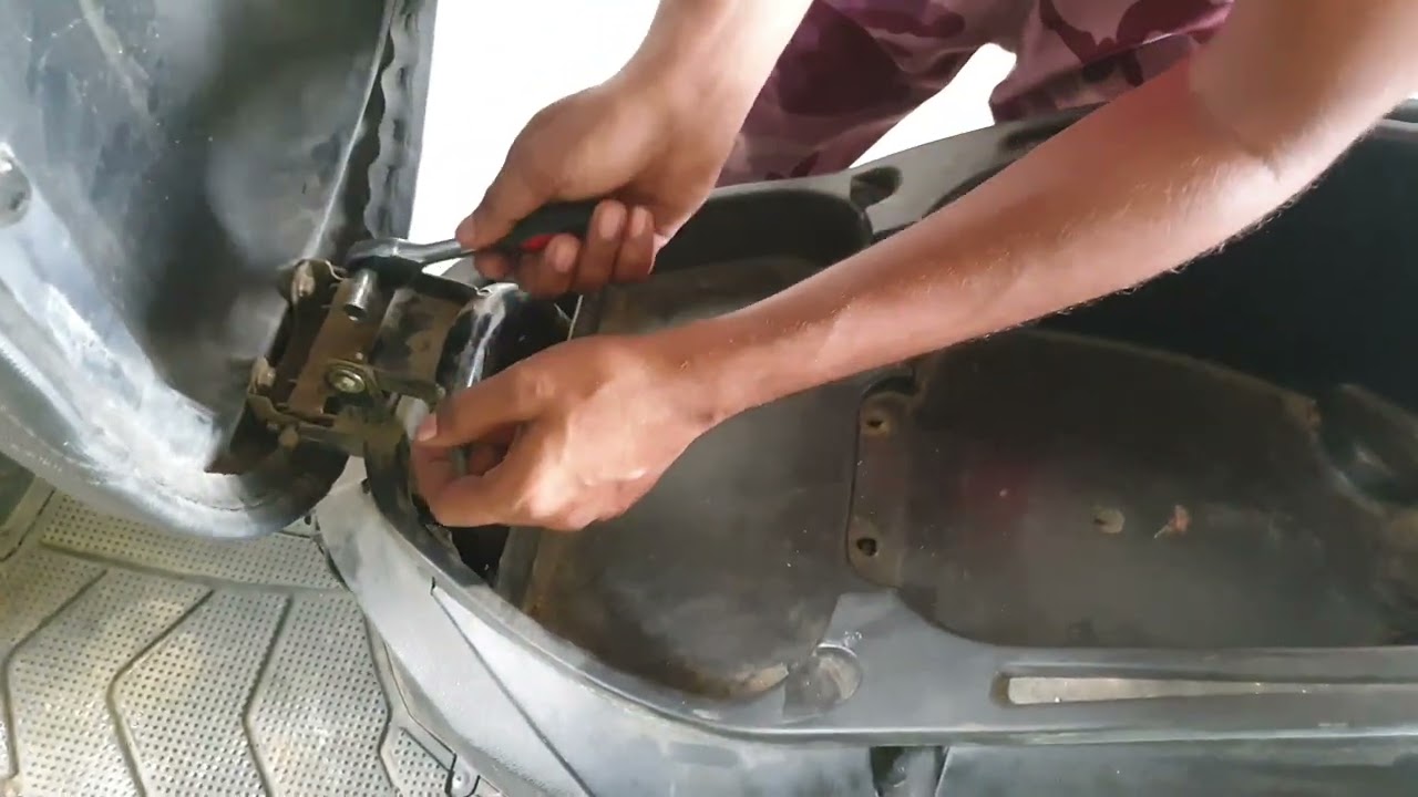 let's checkout what's inside this Electric vehicle 🤔.