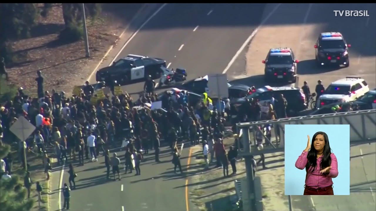 Protesto contra morte de negro por policiais toma ruas da Califórnia