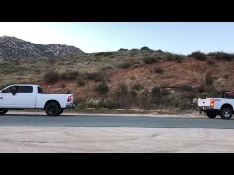 F250 vs Ram 2500 Tug of war both on 4WD