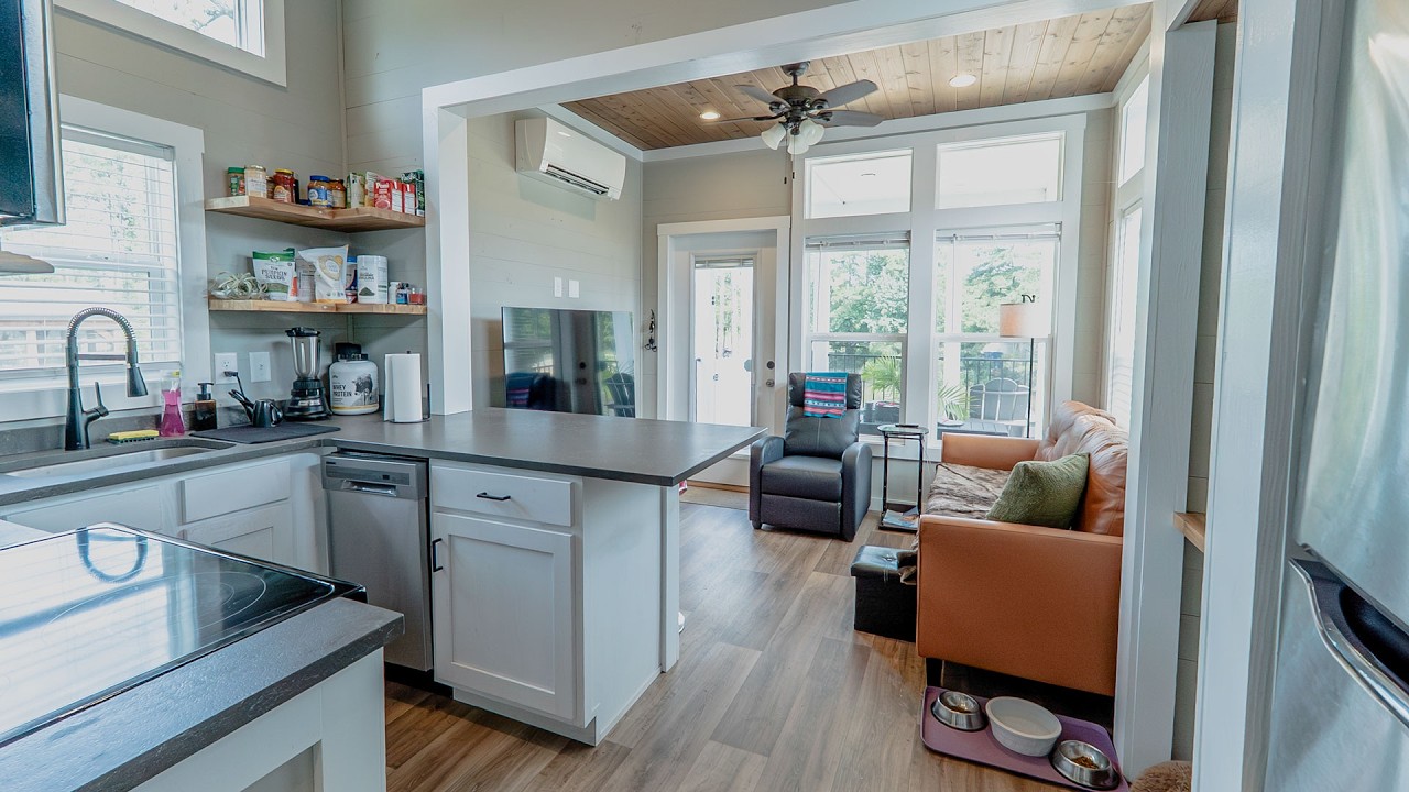 No Loft, No Stairs: The Senior-Smart Tiny Home Layout You’ve Asked For