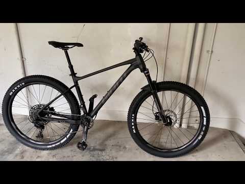 Giant Fathom 2 27.5" 2020 Review Closeup