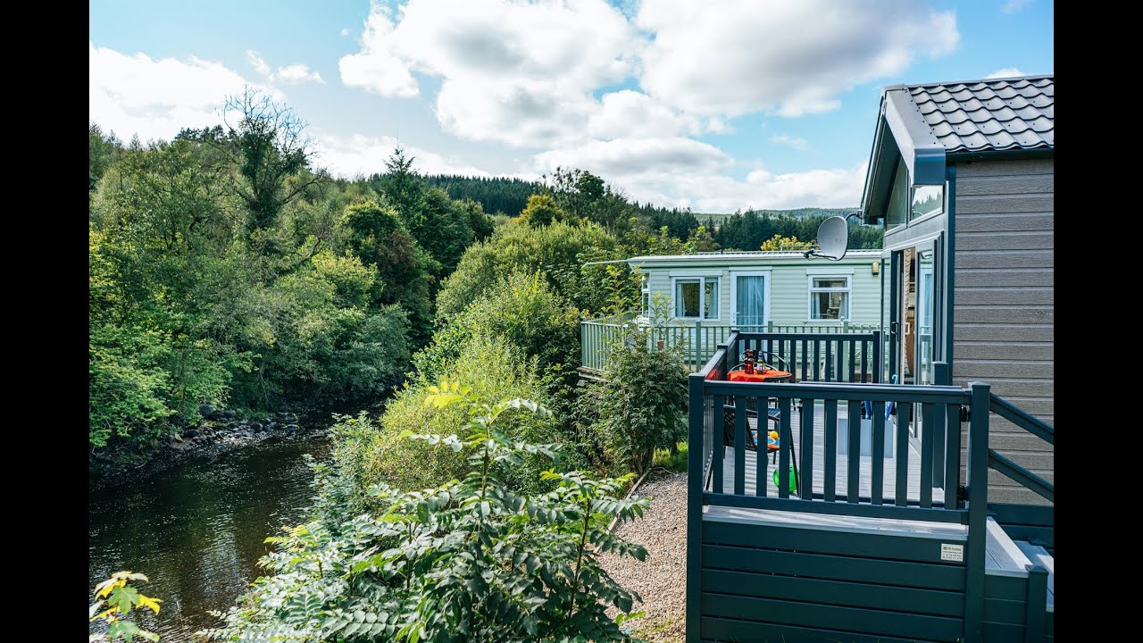 Riverside Glamping with Ensuite Facilities | Corriefodly Holiday Park