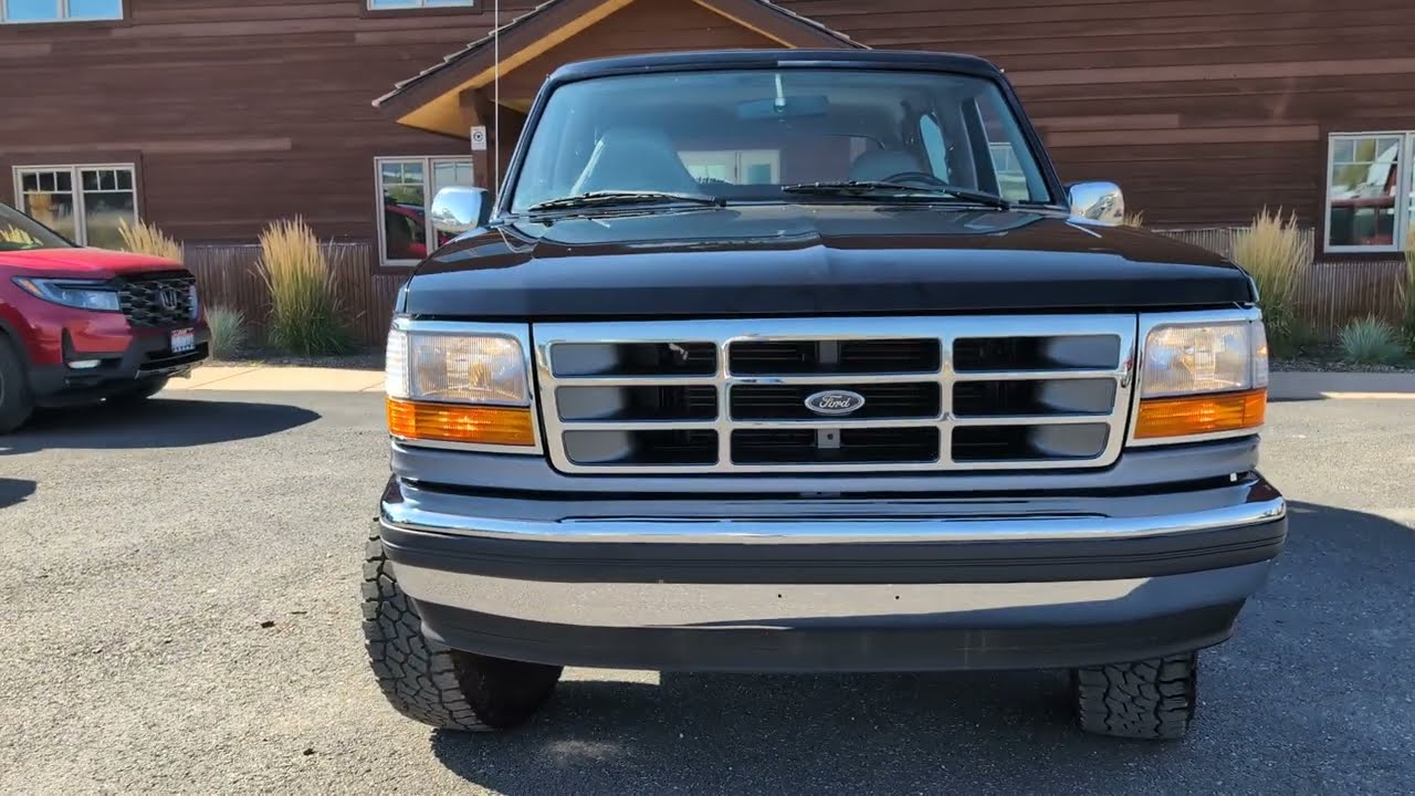 1995 Ford Bronco walkaround and startup