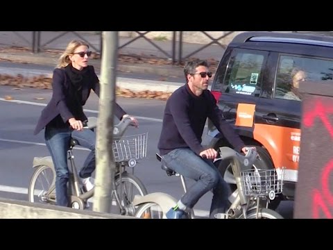 EXCLUSIVE: Patrick Dempsey and wife in love on a bike in Paris