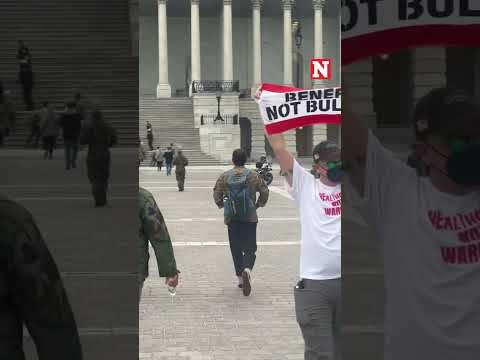 Protesters Break Through US Capitol Barricade, Clash with Authorities