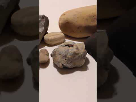 What is the difference between an igneous, sedimentary, and metamorphic rock?