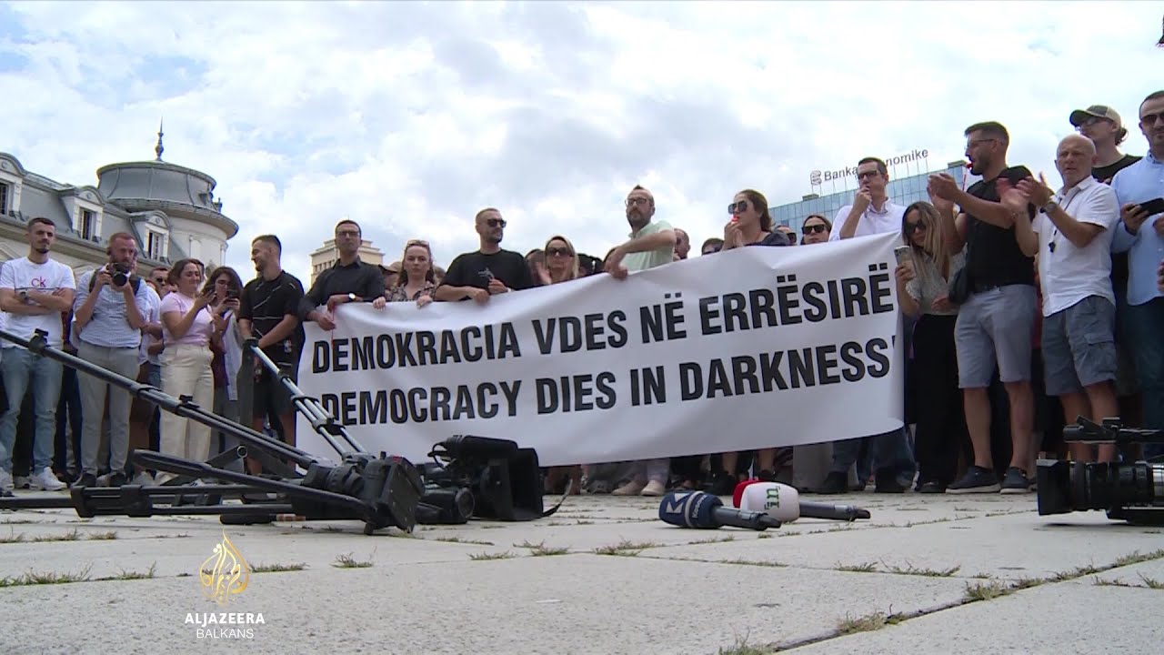 Protest novinara u Prištini zbog oduzimanja licence TV Klan Kosova