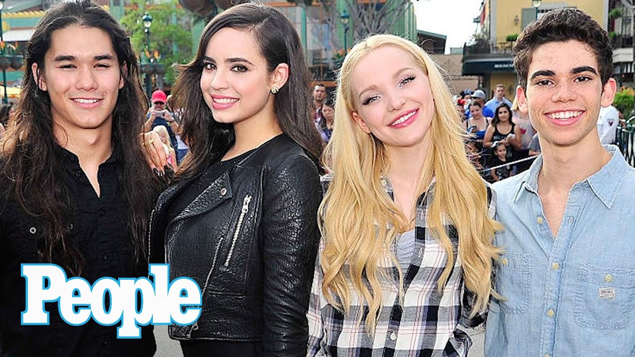 Disney Descendants: Sofia Carson Dishes On Dove Cameron Dating Thomas Doherty | People NOW | People