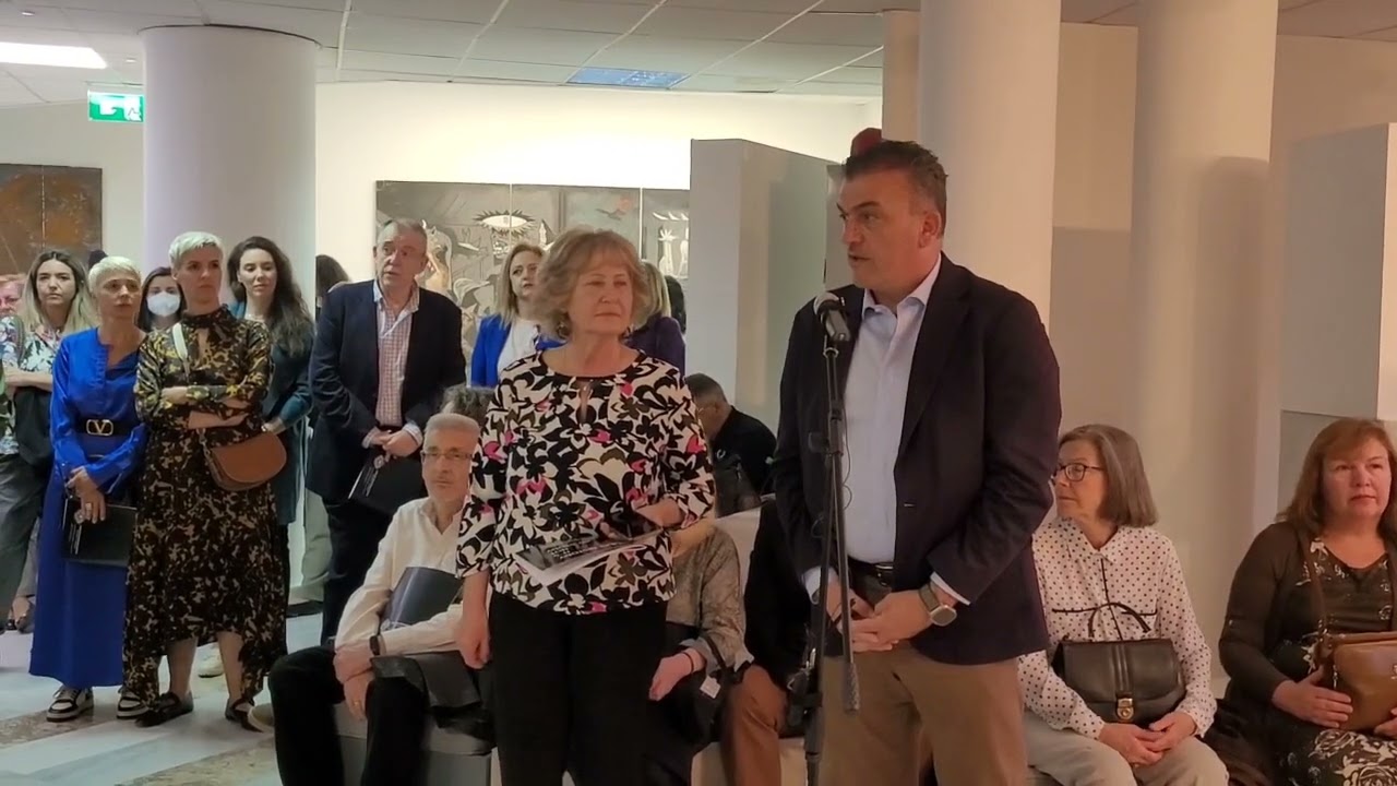 Δημοτική Πινακοθήκη Λάρισας: Ιστορίες γυναικών μέσα από ένα κλουβί στα ...