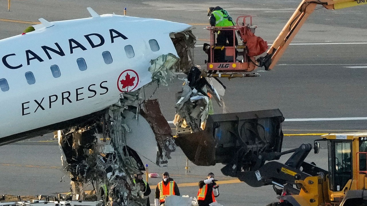 NTSB enters 2nd day of investigation into LaGuardia Airport plane crash