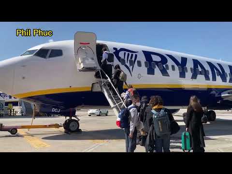 Part 1 - Naples airport (NAP) departure - Ryanair FR5711 Naples (NAP) - Barcelona (BCN) 02/03/2022